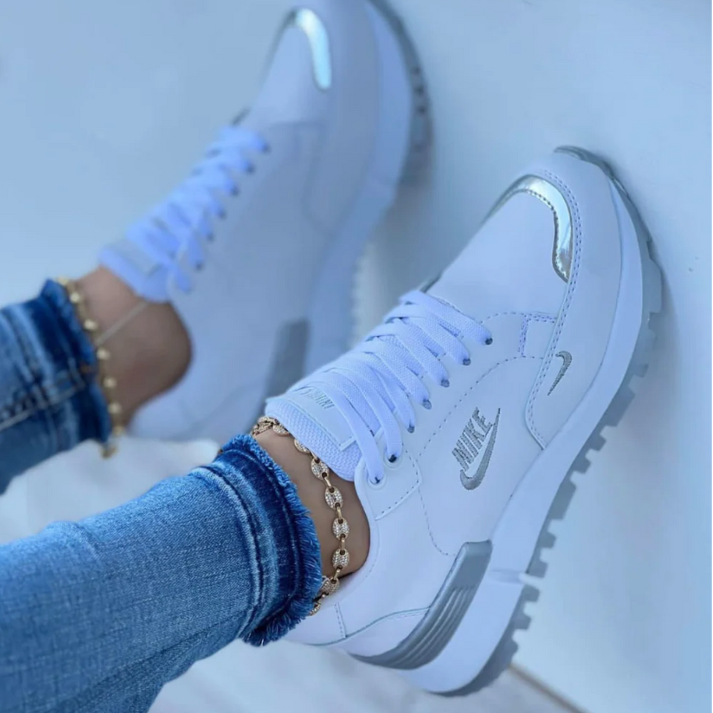 Women's Sports Shoes